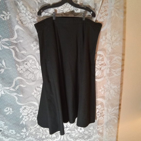 Skirts | Maggie Mcnaughton Womens Sz 4 Black Maxi Skirt | Poshmark